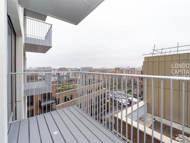 Studio apartment for rent in Jacquard Point, 5 Tapestry Way, London, E1