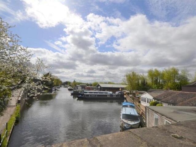 Studio apartment for rent in Jessop Court, Uxbridge, UB8