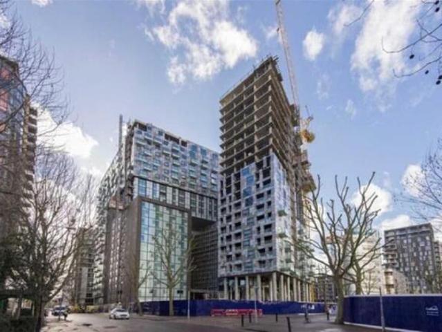 Studio apartment for rent in Lincoln Plaza, London, E14
