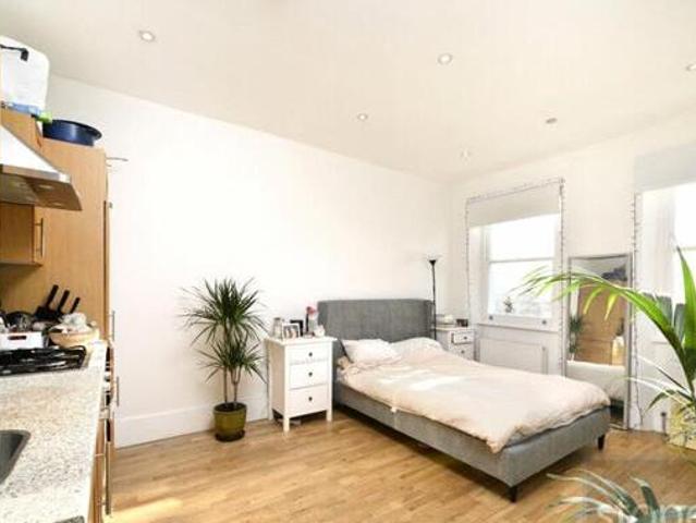 Studio Apartment For Rent In London