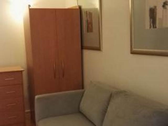 Studio Apartment For Rent In London