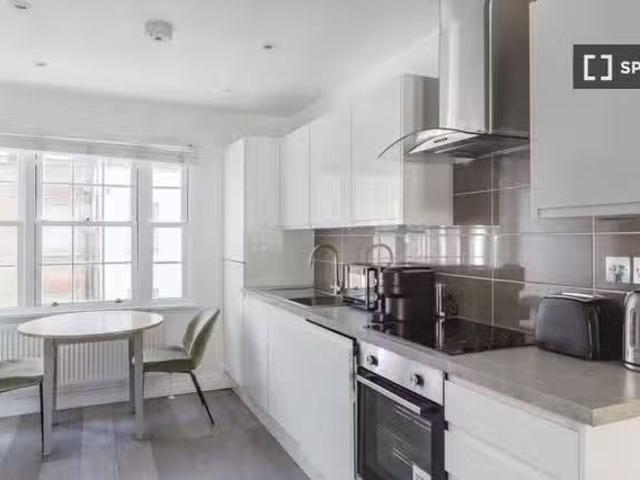 Studio apartment for rent in London