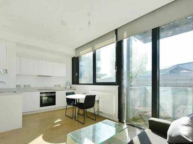 Studio Apartment For Rent In London