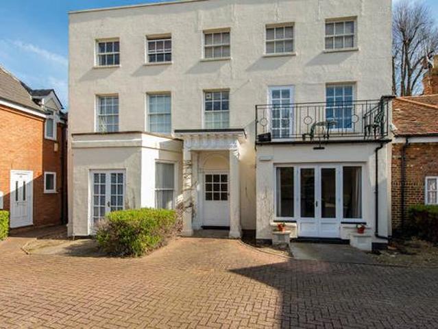 Studio apartment for rent in Park View Court Gravesend DA11