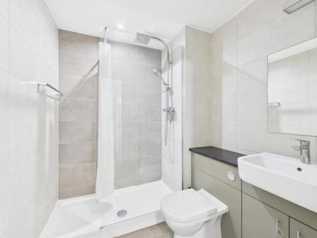 Studio apartment for rent in Pechiney House, London SL1
