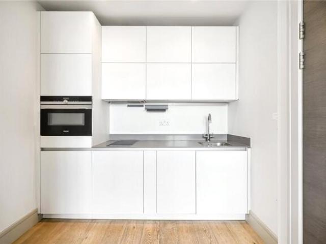 Studio apartment for rent in Philpot Street, London, E1