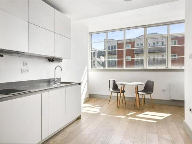 Studio apartment for rent in Philpot Street, London, E1