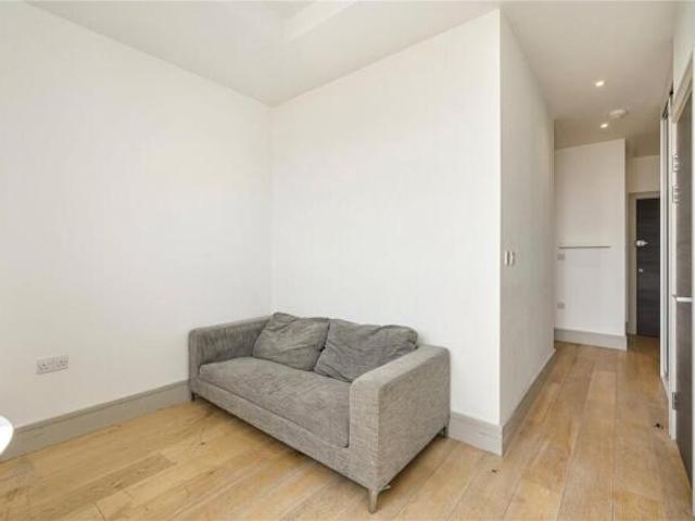 Studio apartment for rent in Philpot Street, London, E1