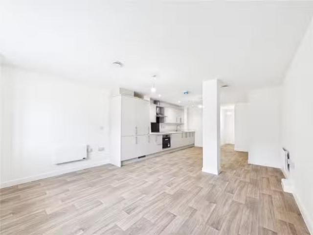 Studio apartment for rent in Phoenix Court, Hawkins Road, Colc.