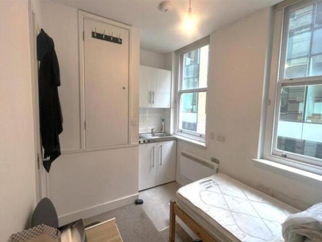Studio apartment for rent in Printers Inn Court, Cursitor Street, Farringdon, London, EC4A