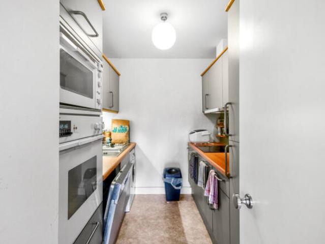 Studio apartment for rent in Queen Elizabeth Street, London, SE1