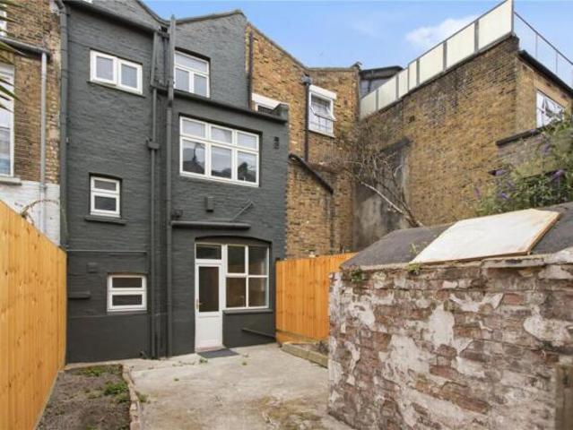 Studio apartment for rent in Rock Street, London, N4