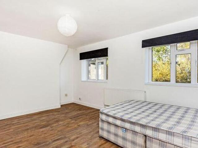 Studio Apartment For Rent In Rodenhurst Road, London