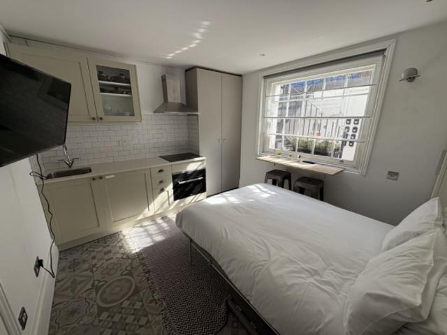 Studio flat for rent in Studio Flat B3, 199 Gloucester Place, Baker Street NW1 6BU, NW1