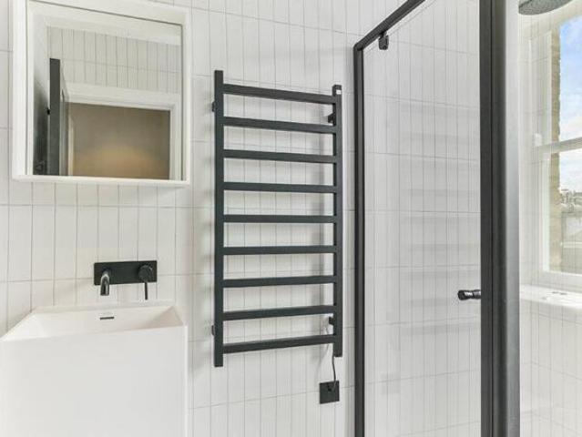 Studio apartment for rent in Shaftesbury Avenue, London, W1D