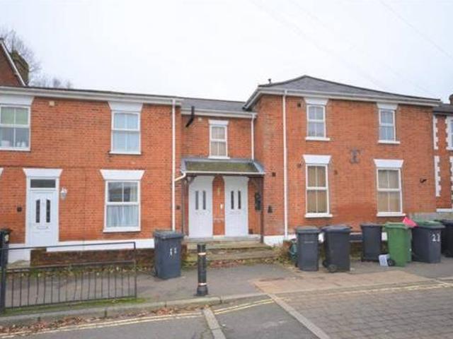 Studio apartment for rent in Southern Road RG21