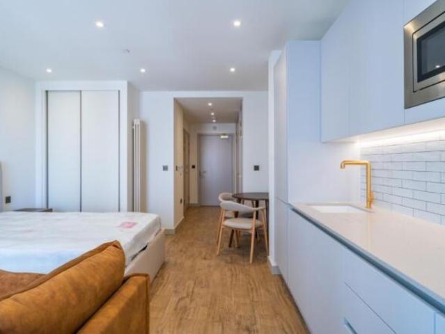 Studio apartment for rent in The Eades, 11 Selborne Road London E17