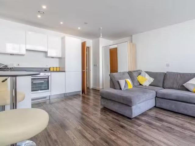 Studio apartment for rent in The Strand, Liverpool, Merseyside.