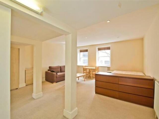 Studio apartment for rent in Tottenham Street, Fitzrovia, London, W1T