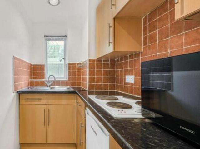 Studio apartment for rent in University Street, Bloomsbury, London, WC1E