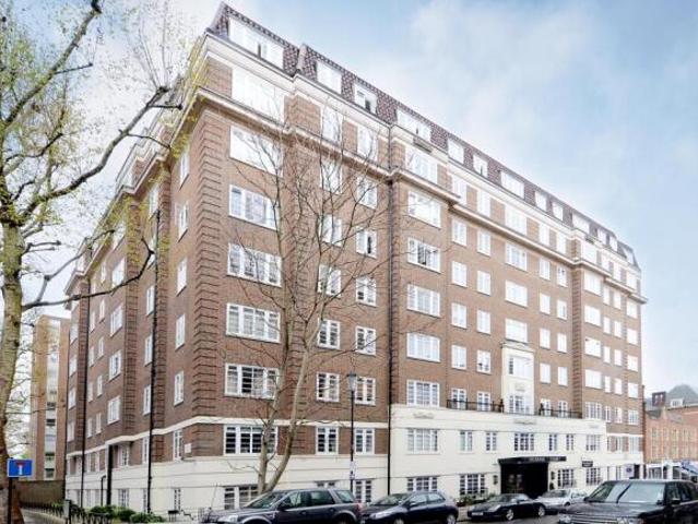 Studio apartment for rent in Vicarage Gate London W8