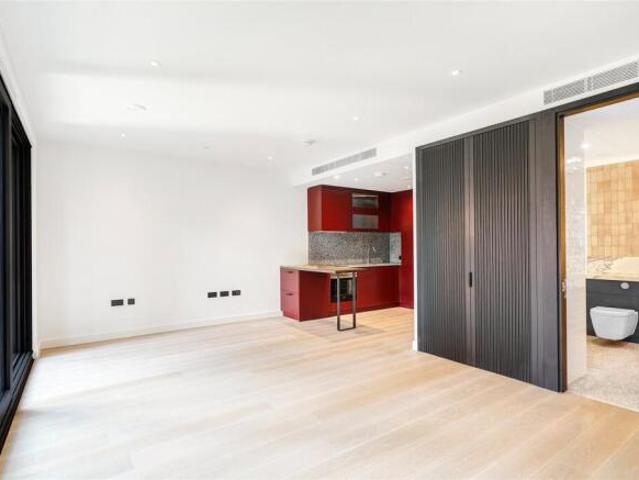 Studio apartment for rent in Viaduct Gardens, London, SW11