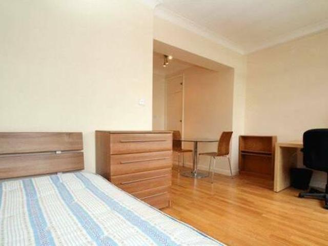 Studio apartment for rent in Warren Court Euston Road Warren Street NW1