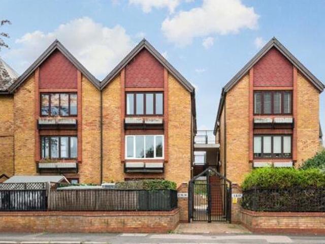 Studio Apartment For Rent In Wimbledon, London