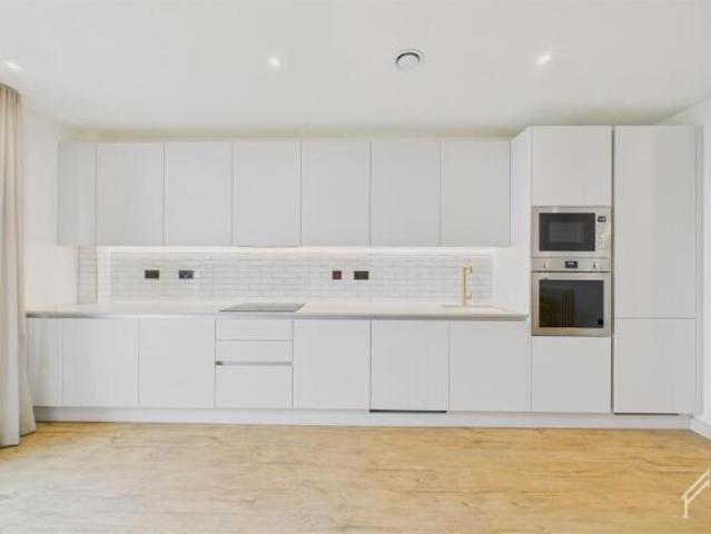 Studio apartment for rent in 11 Selborne Road, London E17