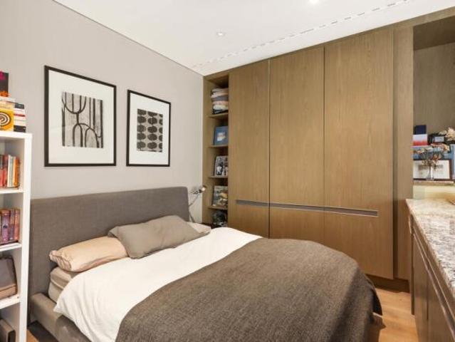 Studio apartment for rent in 24 Dering Street London W1S