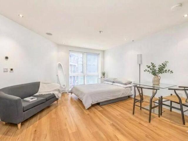 Studio apartment for sale in Doulton House, Chelsea Creek, Fulham, SW6
