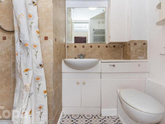 Studio apartment for sale in Farley Road, Gravesend, DA12