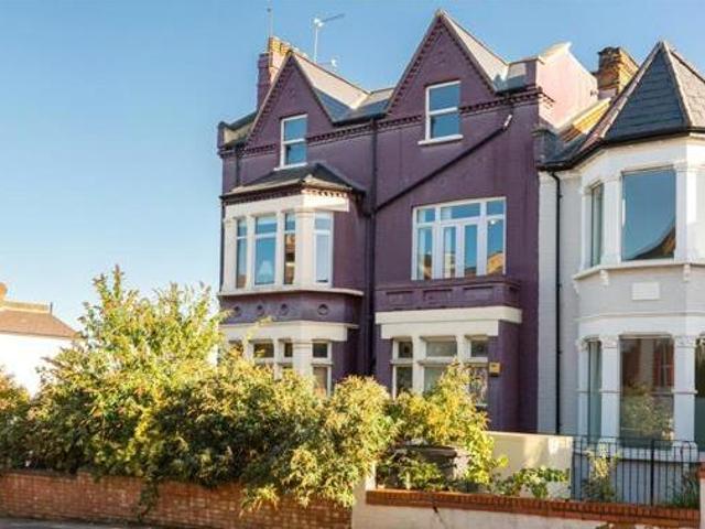 Studio Apartment For Sale In Harrin, London