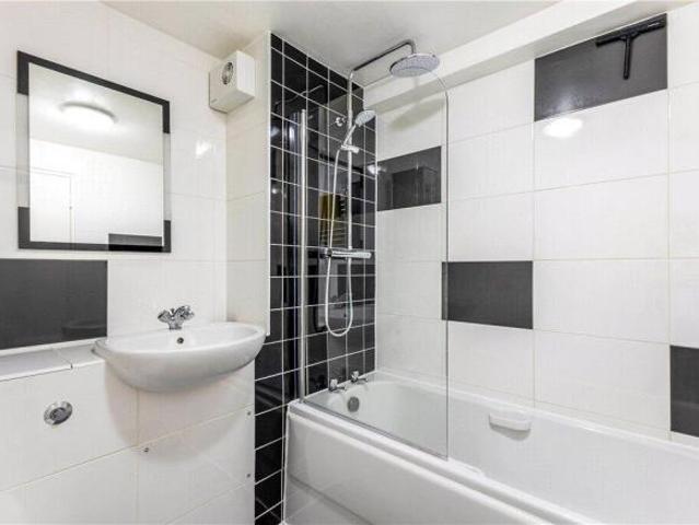 Studio apartment for sale in Java Wharf, 16 Shad Thames, London, SE1