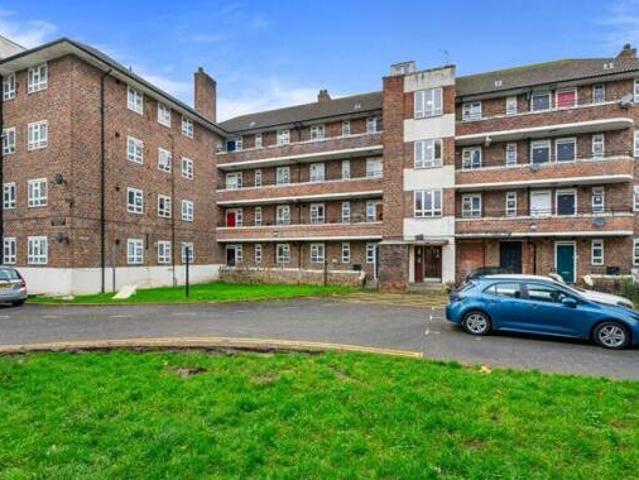 Studio Apartment For Sale In London