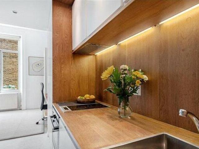 Studio Apartment For Sale In London