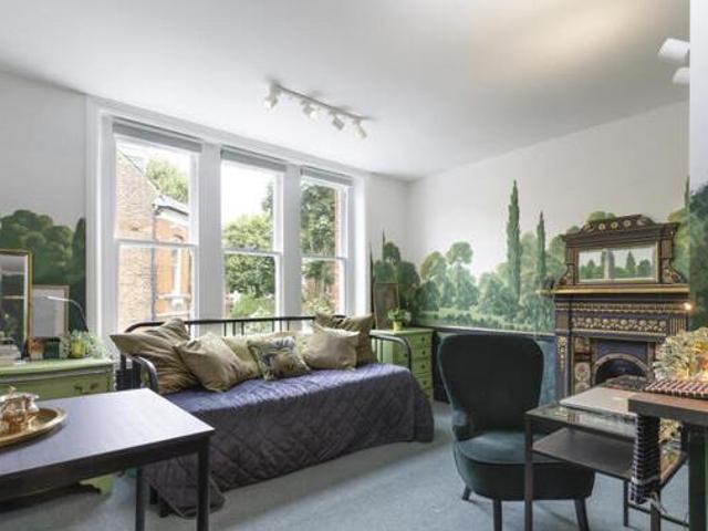 Studio Apartment For Sale In London