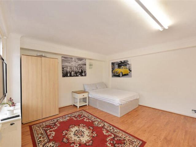 Studio apartment for sale in Park West Place, London, W2 2, W2