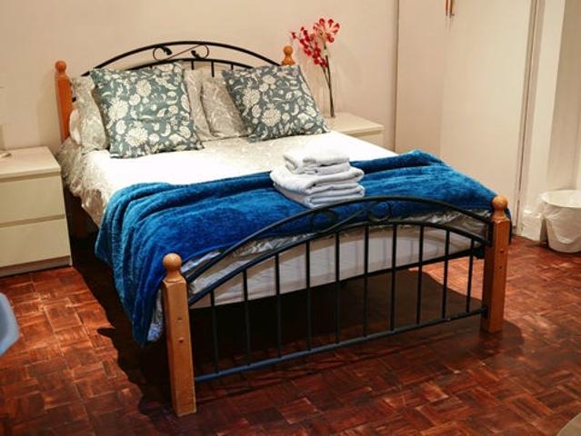 Studio apartment in Bayswater