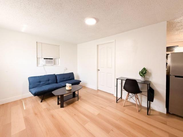 STUDIO APARTMENT IN WEST TAMPA ! LIVE BY YOURSELF