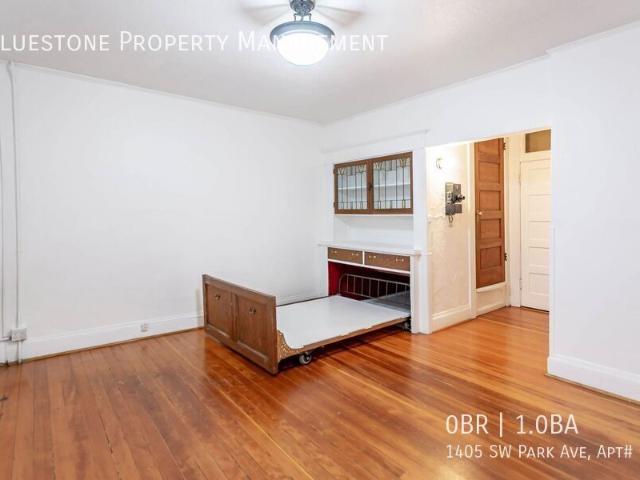 Studio apartment located on the South Park Blocks, 1ST MONTH FREE w/ 13 month lease!