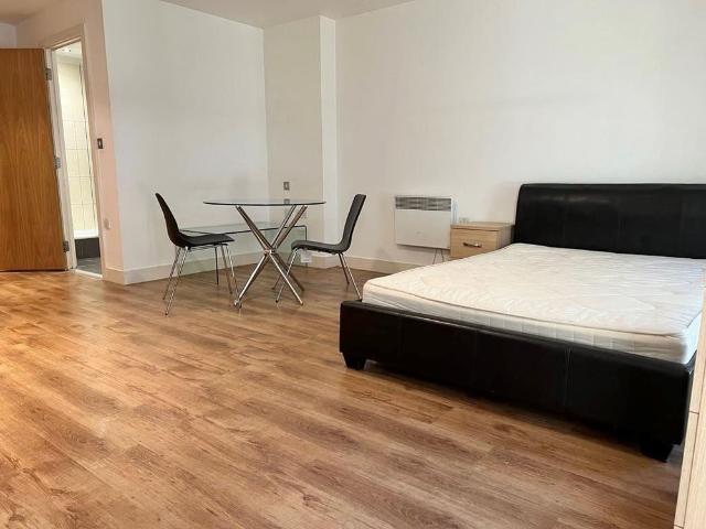 Studio Apartment Studio To Rent