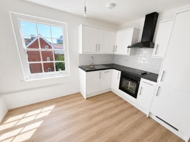 Studio Apartment To Let in Orwell Place