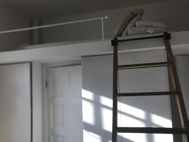 Studio apartment with en suite bathroom