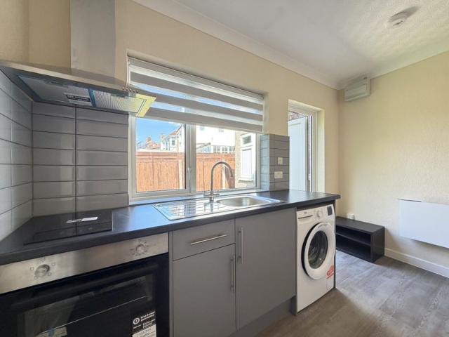 Studio Apartment with Outside Space Wyndale Aven
