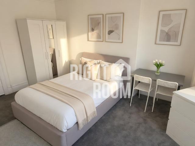 Studio Apartment 2, Bourne Hall, Priory Road, West Cliff BH2, Studio to rent, £1,050 pcm | PrimeLocation