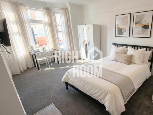 Studio Apartment 3, Bourne Hall, Priory Road, West Cliff BH2, Studio to rent, £1,050 pcm | PrimeLocation