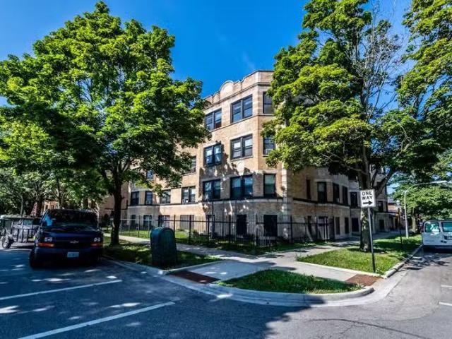 Studio Apartment 8100 8114 S Esinteraction Ave