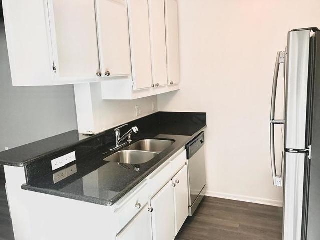 Studio Arnaz Studio Apartment for Rent at 320 S Arnaz Dr, Los Angeles, CA 90048 Mid City West