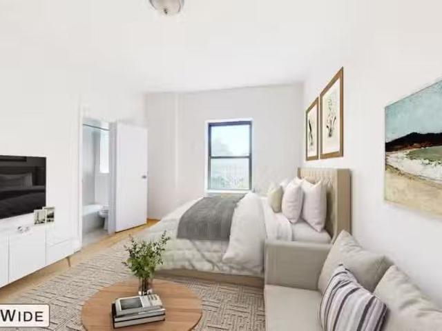 Studio at 303 west 11th st for $3,095 by Tori Woltkamp